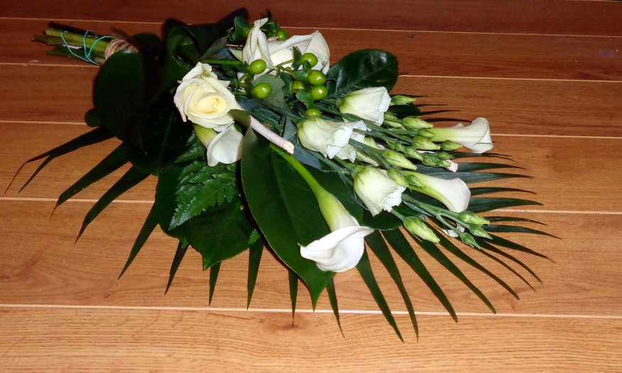 6 05 Rouwboeket Lisianthus Wit Uitvaartverzorgingverbistc 6-05-rouwboeket-lisianthus-wit-uitvaartverzorgingverbistc